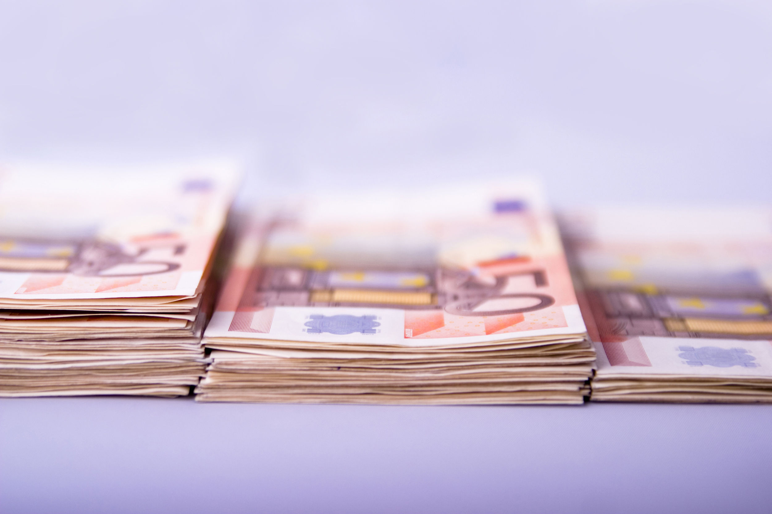 Euro banknote counterfeiting remains low in first half of 2017 – Cash ...