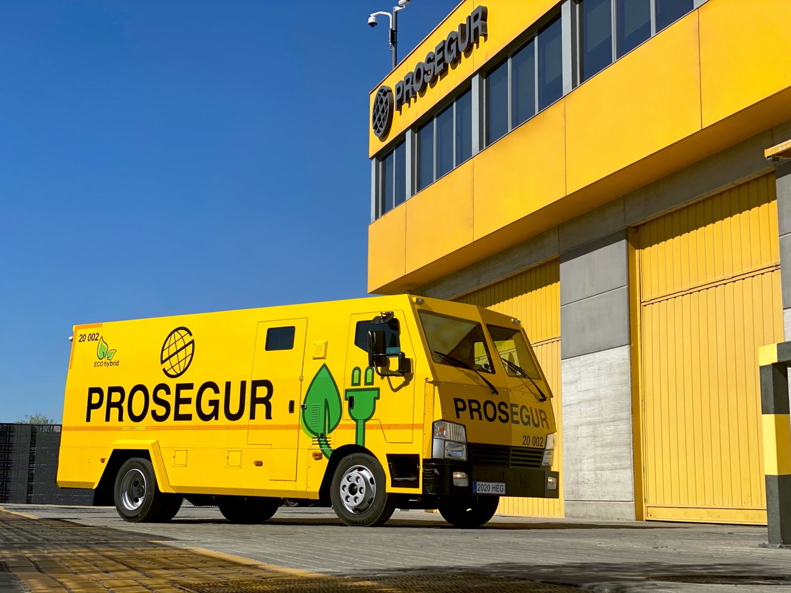 Prosegur apuesta por la ecología con nuevos camiones blindados híbridos ...